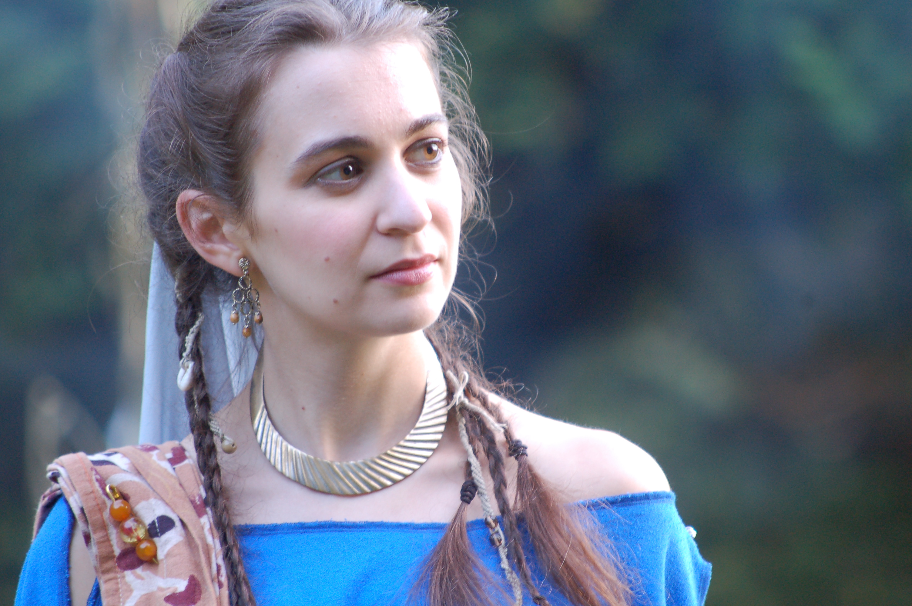 Acting bio and reel – Julie Butters